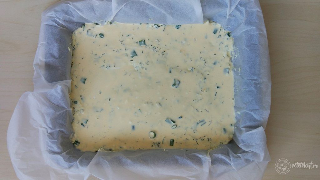 Plăcintă cu brânză sărată și mărar, fără făină – Rețete LCHF